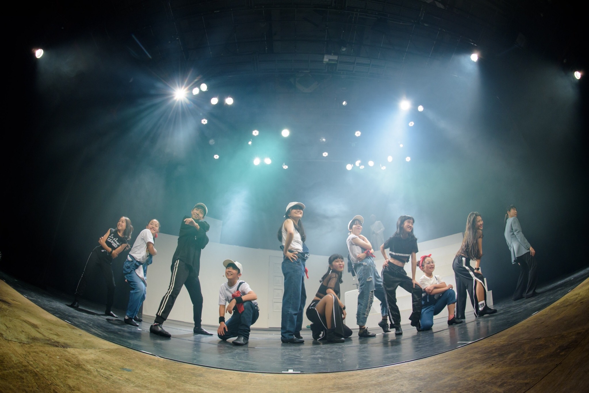 ダンス＆演技スクール MoB stud!o | | Dews (デュース)