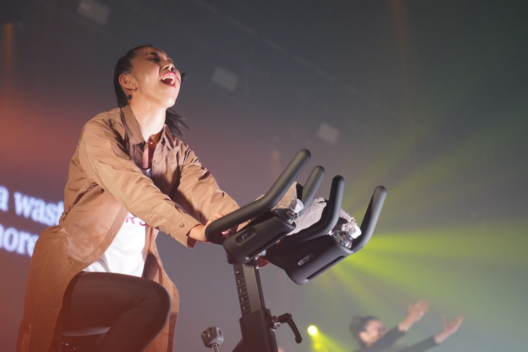 ダンス経験が活きる！フィットネスを超えたFEELCYCLEでのネクストステージ | | Dews (デュース)